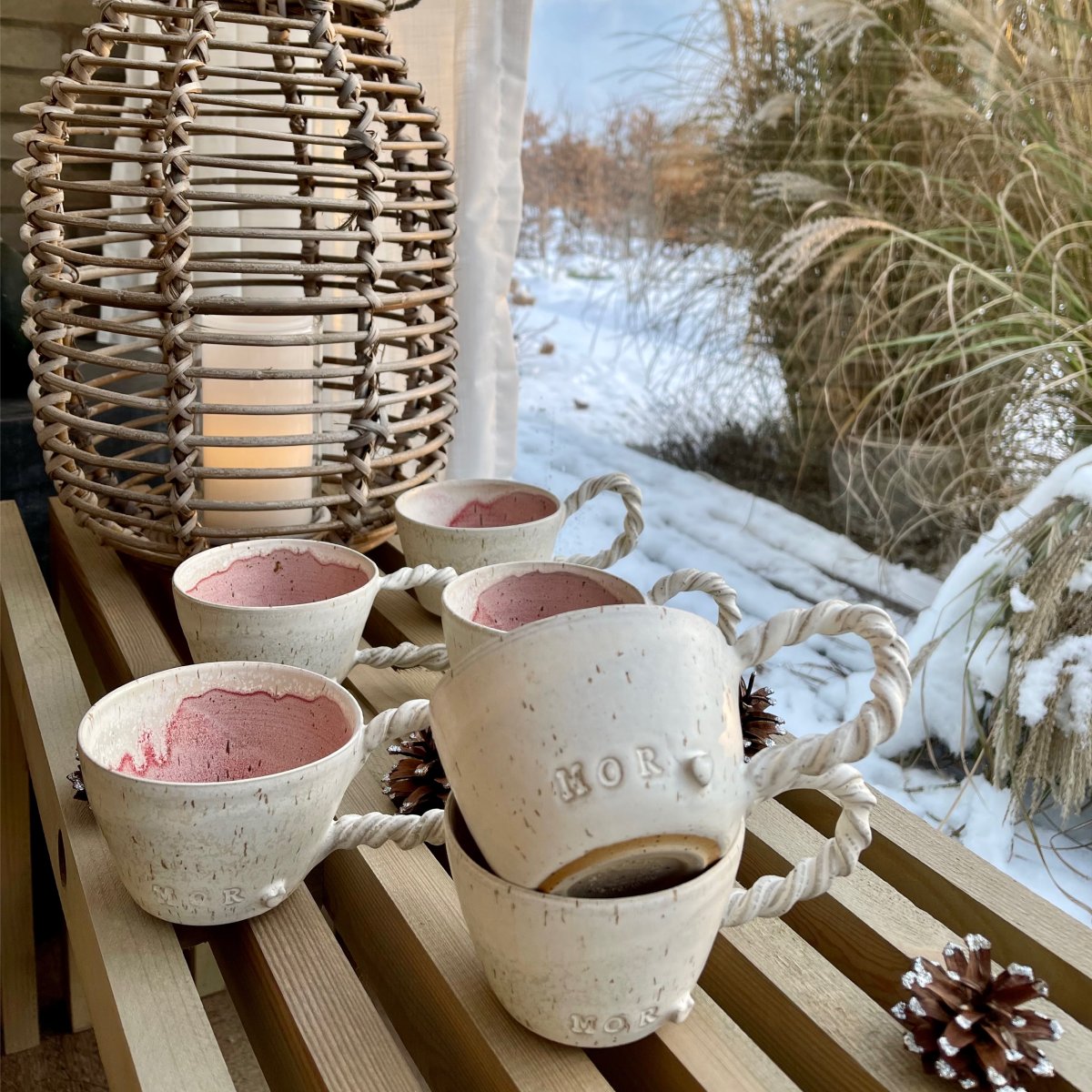 Kopper med hank og tekst - Wessbergkeramik.dk